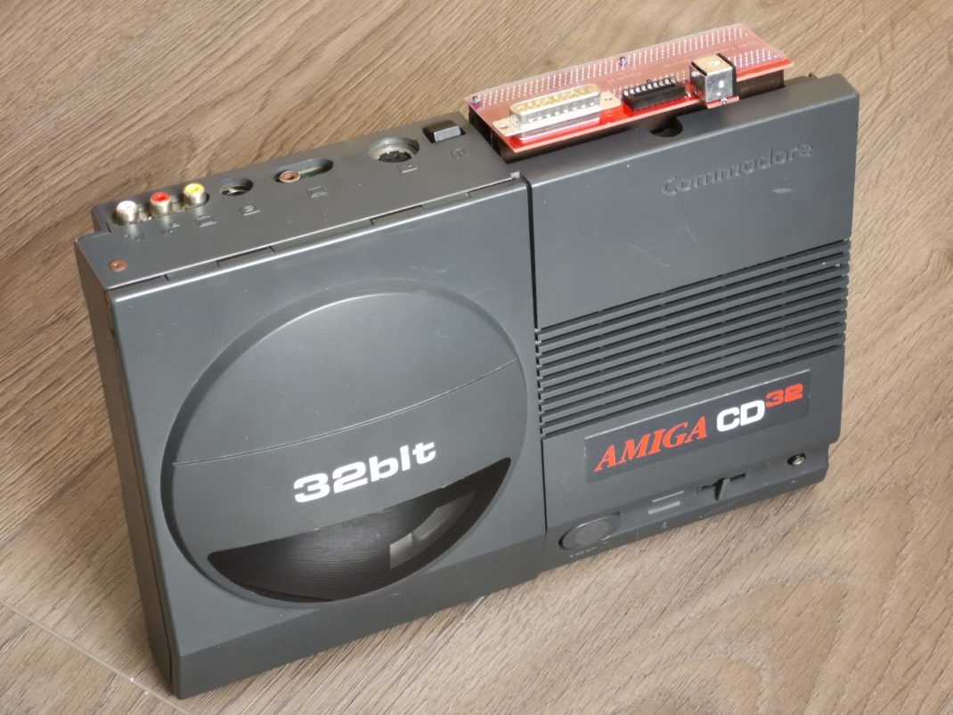 Amiga CD32 Vertical Display Stand Review - Lyonsden Blog